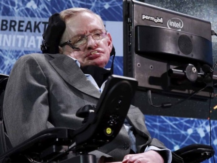 Oye Chiapas - Inhabilitan a enfermera de Stephen Hawking por cuidarlo mal
